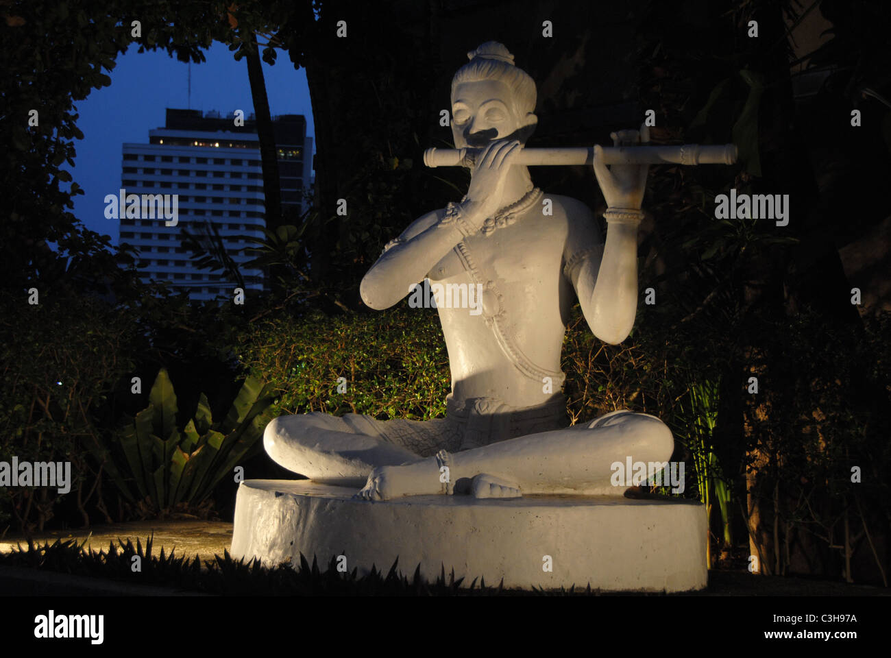 Statue flute player hi-res stock photography and images - Alamy