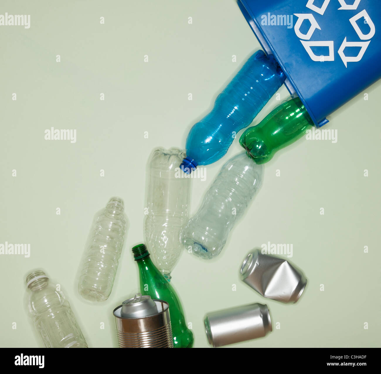 Falling cans hi-res stock photography and images - Alamy