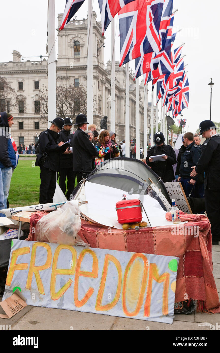 Parliament Square, London, England, UK, Britain. Metropolitan police ...