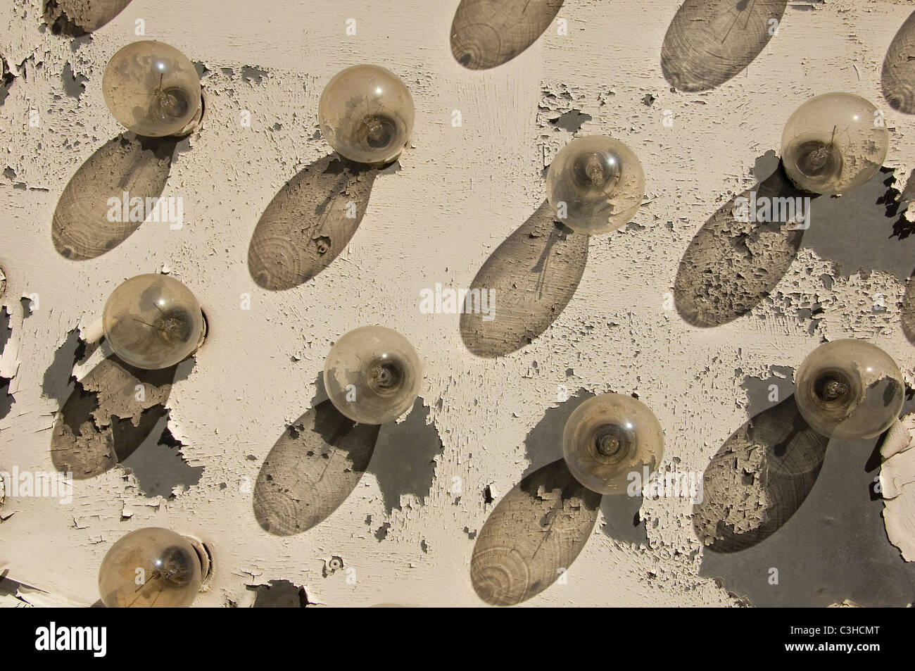 Lots of old light bulbs hi-res stock photography and images - Alamy