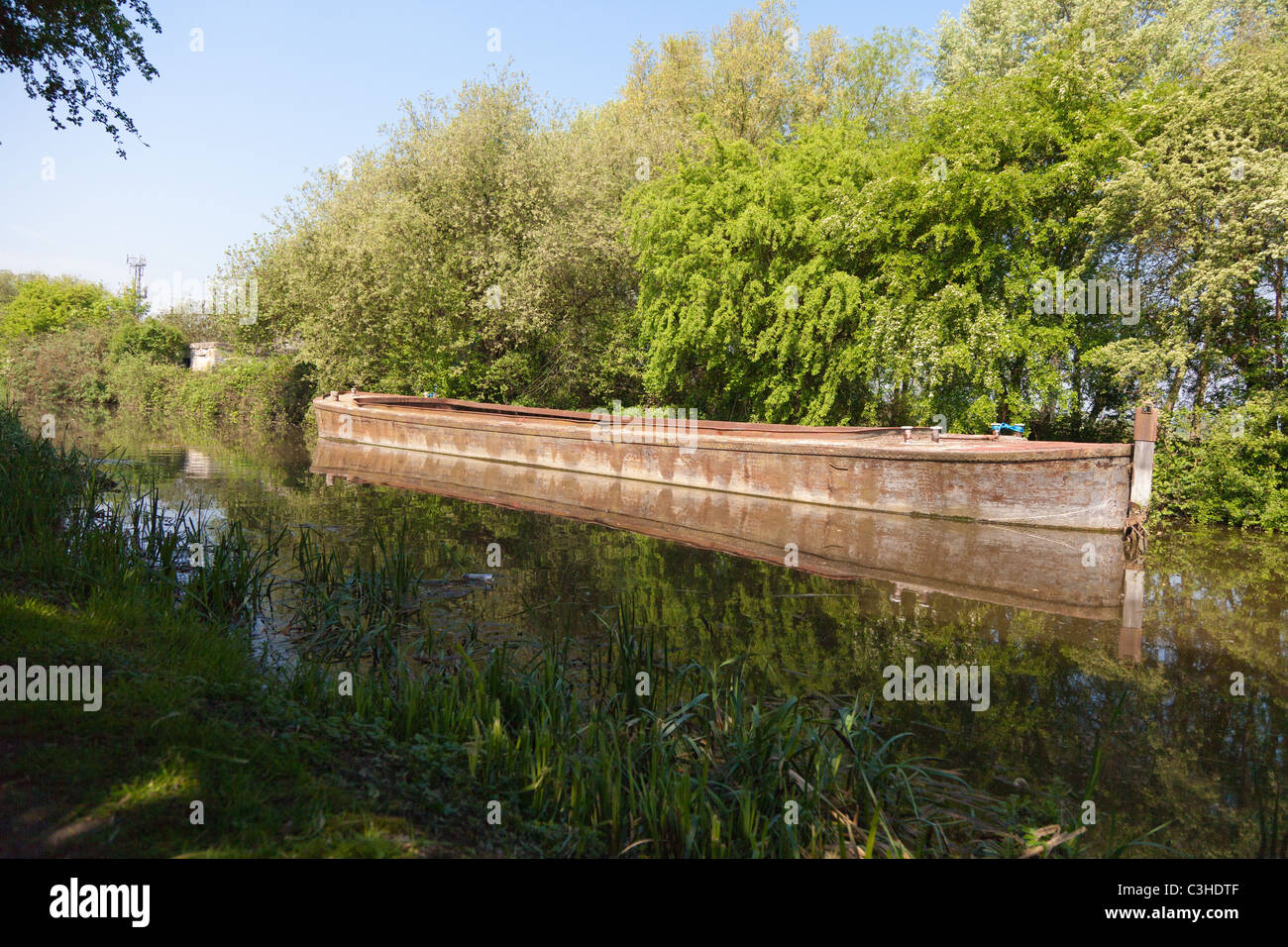 Barge 24 hi-res stock photography and images - Alamy