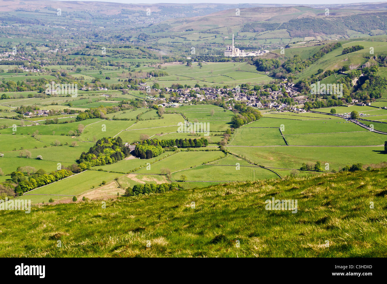 Exstensive views across Hope Vale to Castleton Stock Photo - Alamy
