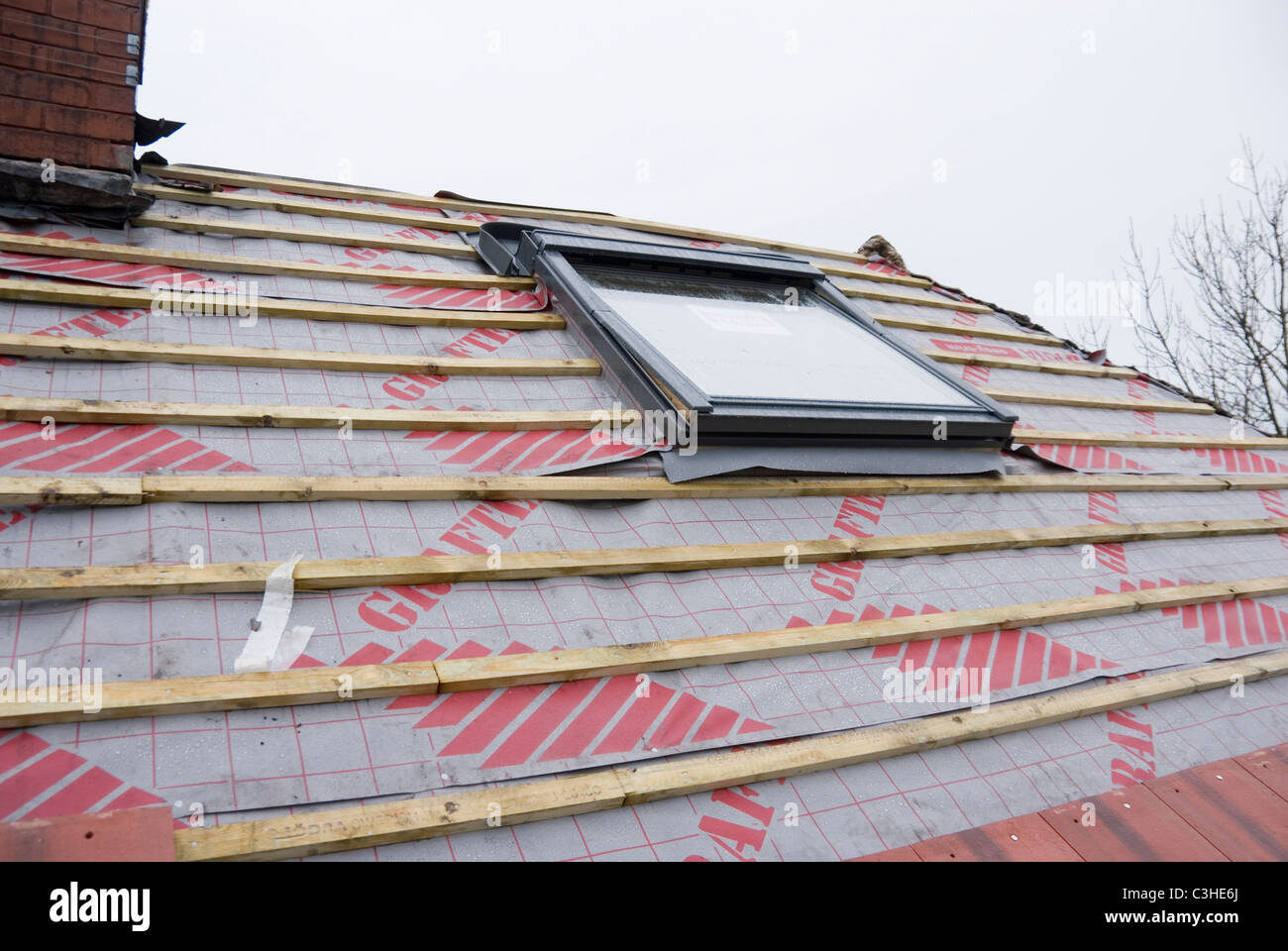 Ontop roofing hi-res stock photography and images - Alamy