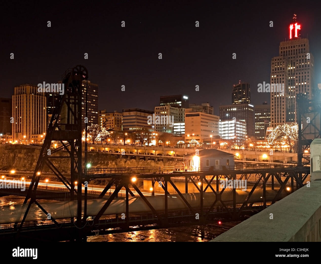 Robert street bridge hi-res stock photography and images - Alamy