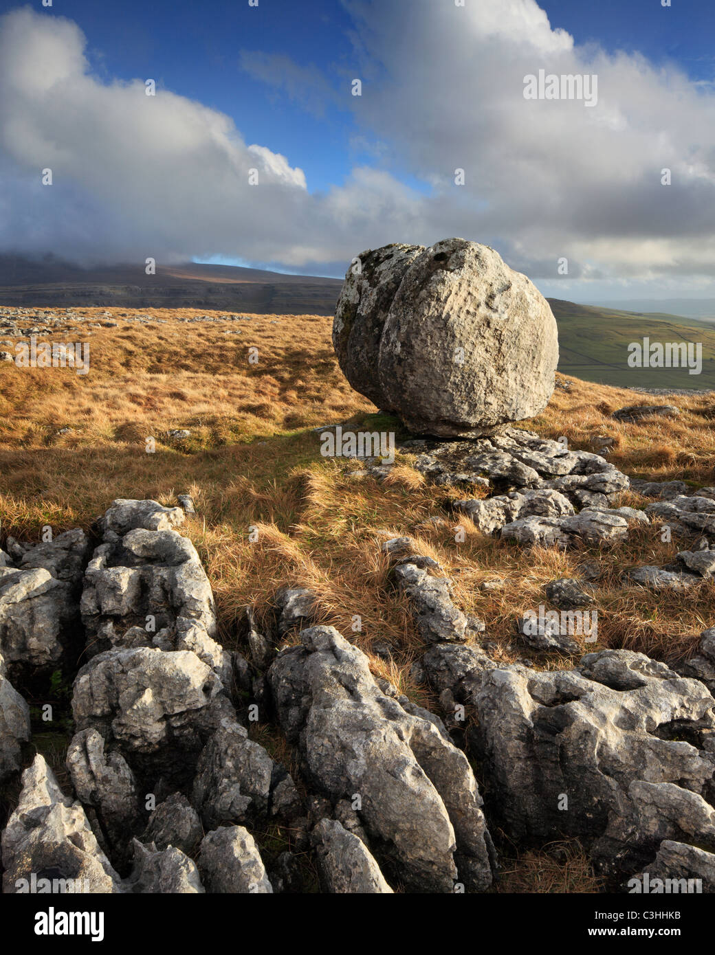 Glacial erratic hi-res stock photography and images - Alamy