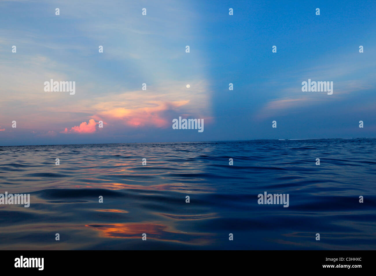 Full moon rise over ocean hi-res stock photography and images - Alamy