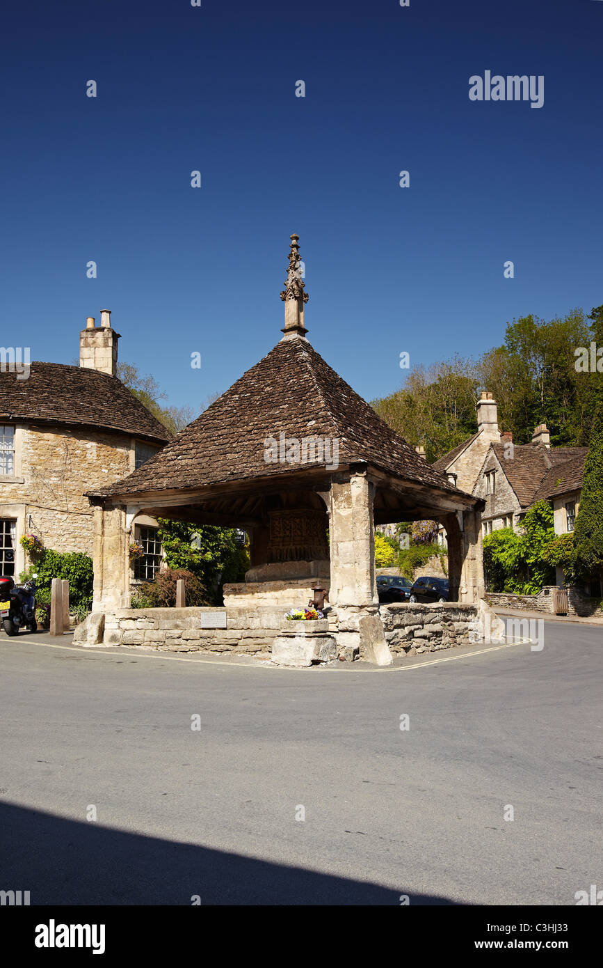 Market cross castle combe hi-res stock photography and images - Alamy