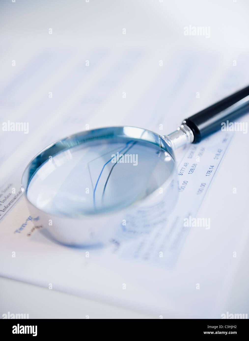 Magnifying glass document hi-res stock photography and images - Alamy