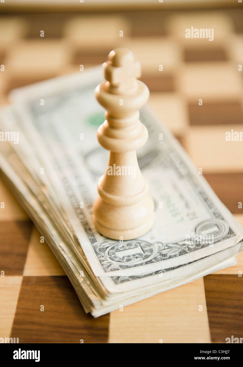 King chess piece hi-res stock photography and images - Alamy