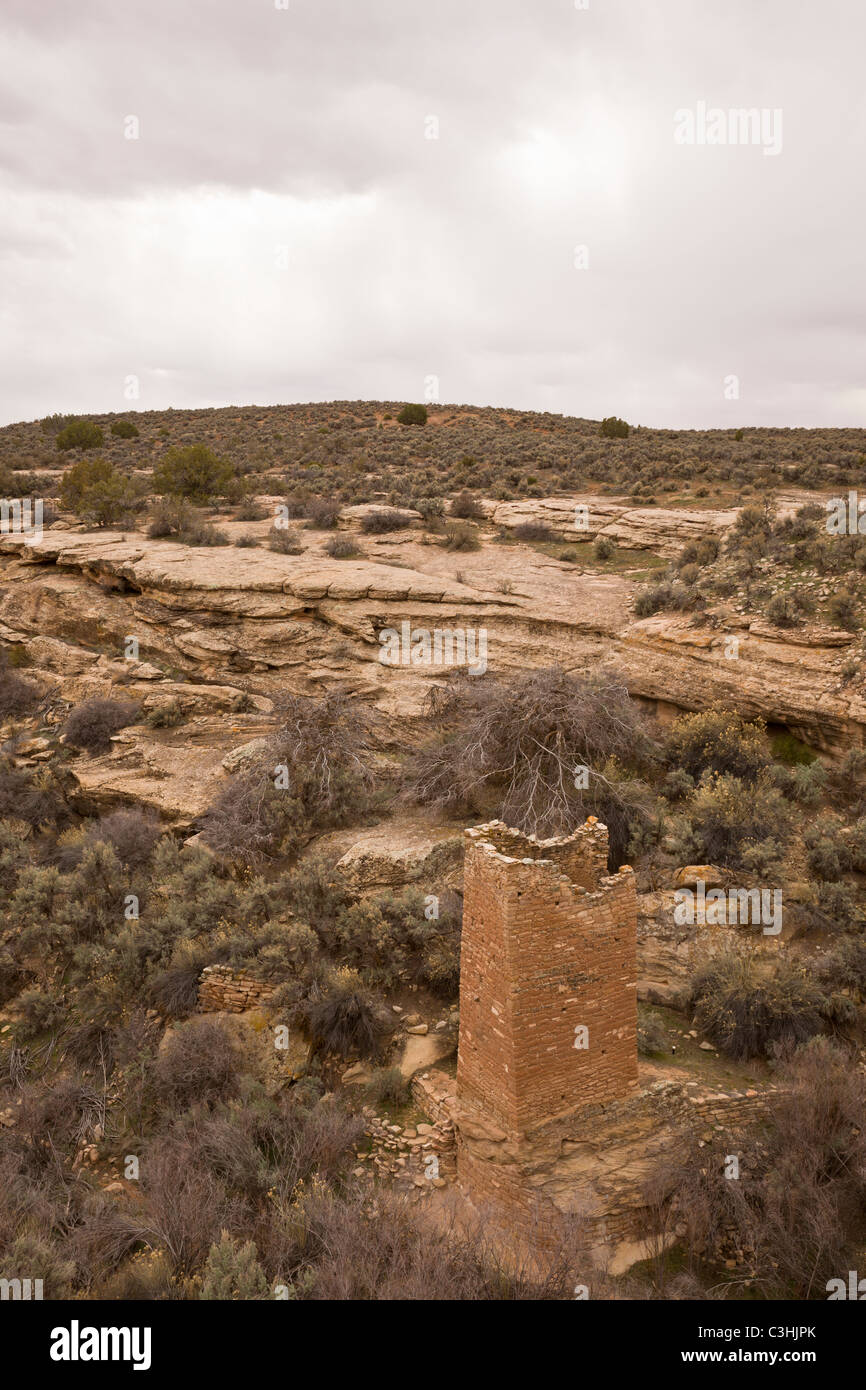 Square tower ruins hi-res stock photography and images - Alamy
