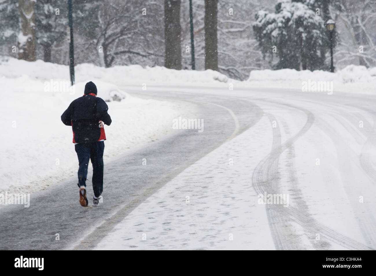 Lone man new york hi-res stock photography and images - Alamy