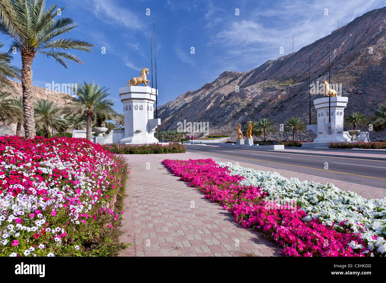 Streets and roadways hi-res stock photography and images - Alamy