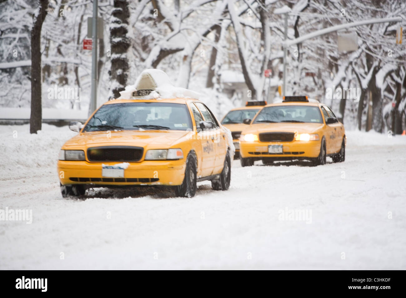 Yellow cabs on street hi-res stock photography and images - Alamy