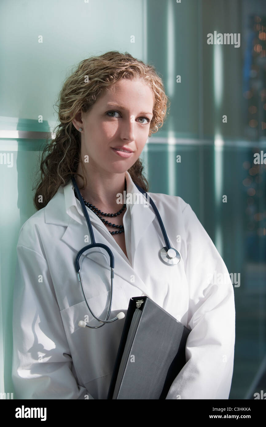 Portrait of female doctor Stock Photo - Alamy