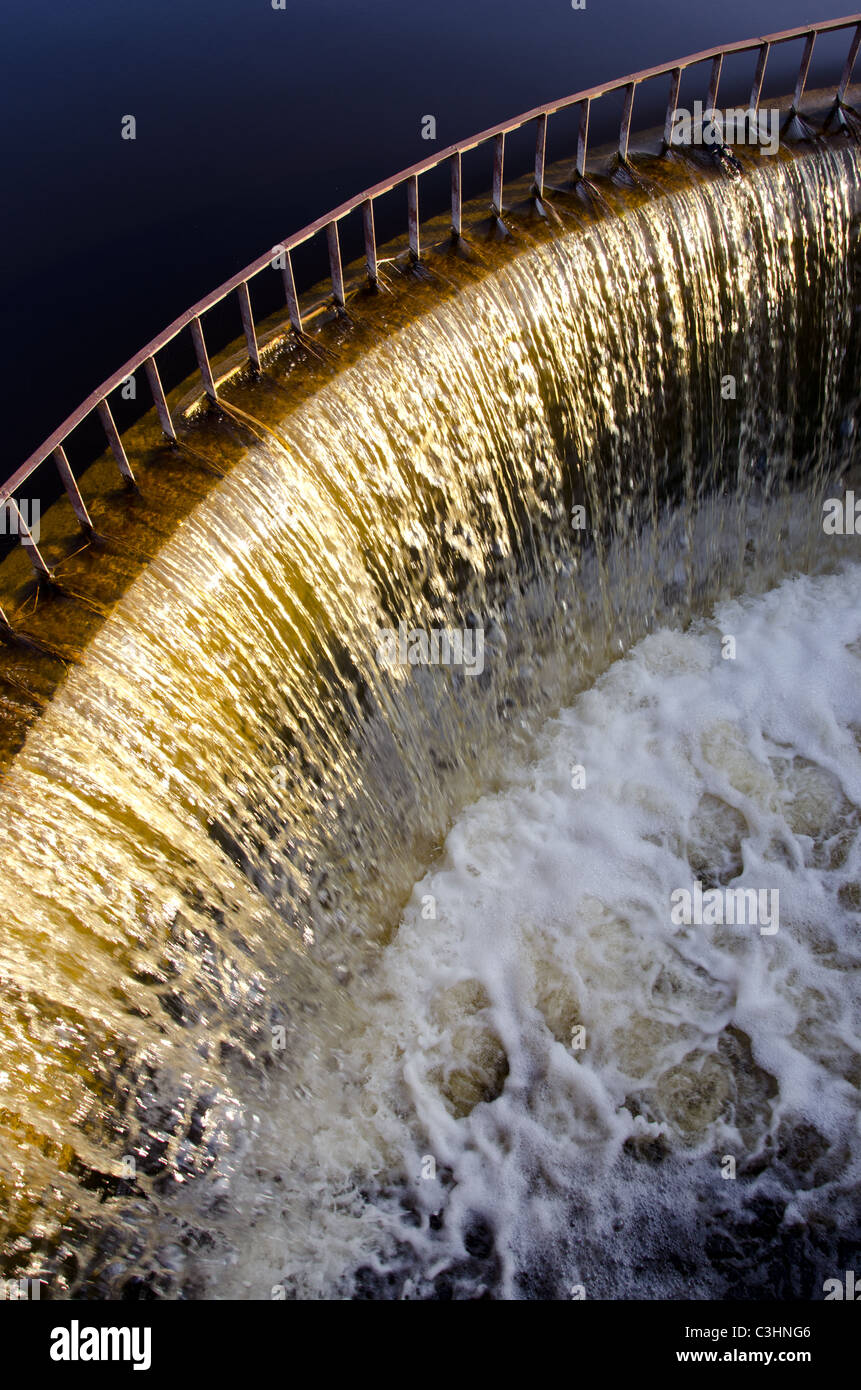 Summer dam landscape hi-res stock photography and images - Alamy