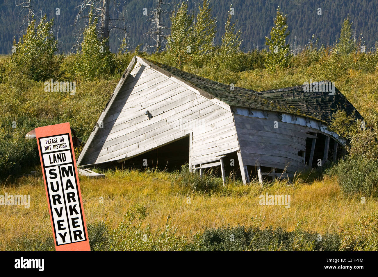 Collapsed building alaska hi-res stock photography and images - Alamy