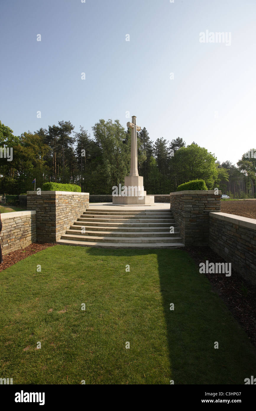 Polygon wood cemetery hi-res stock photography and images - Alamy
