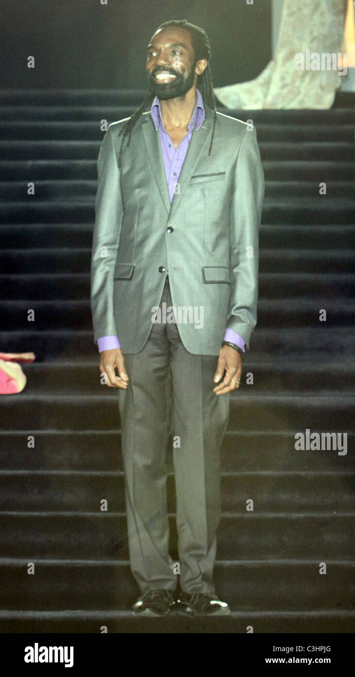 Fashion Designer Kevan Hall at Kevan Hall Spring 2010 Collection Show ...