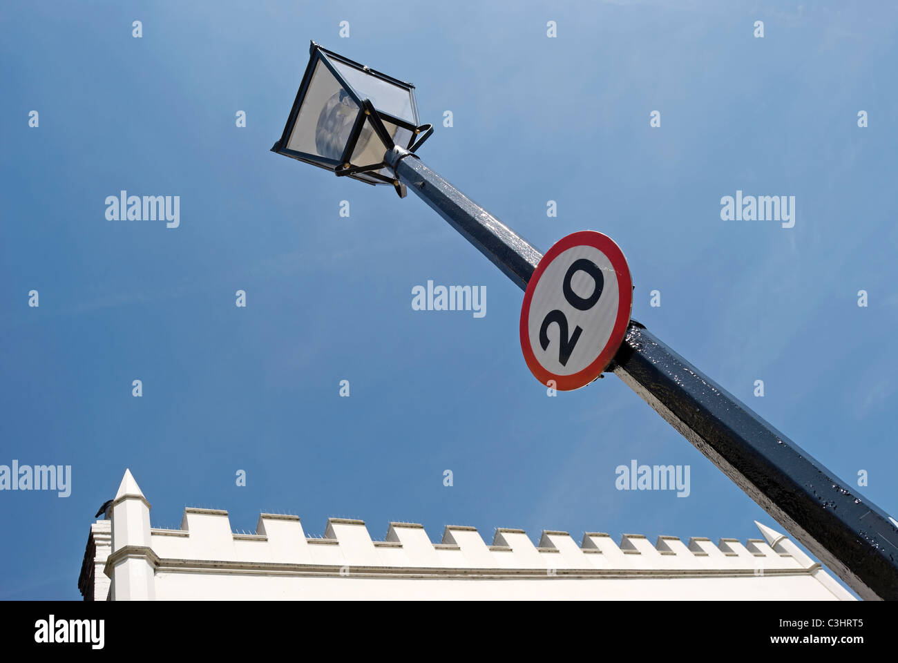 20mph british road speed limit sign, fixed to a lamppost in isleworth ...