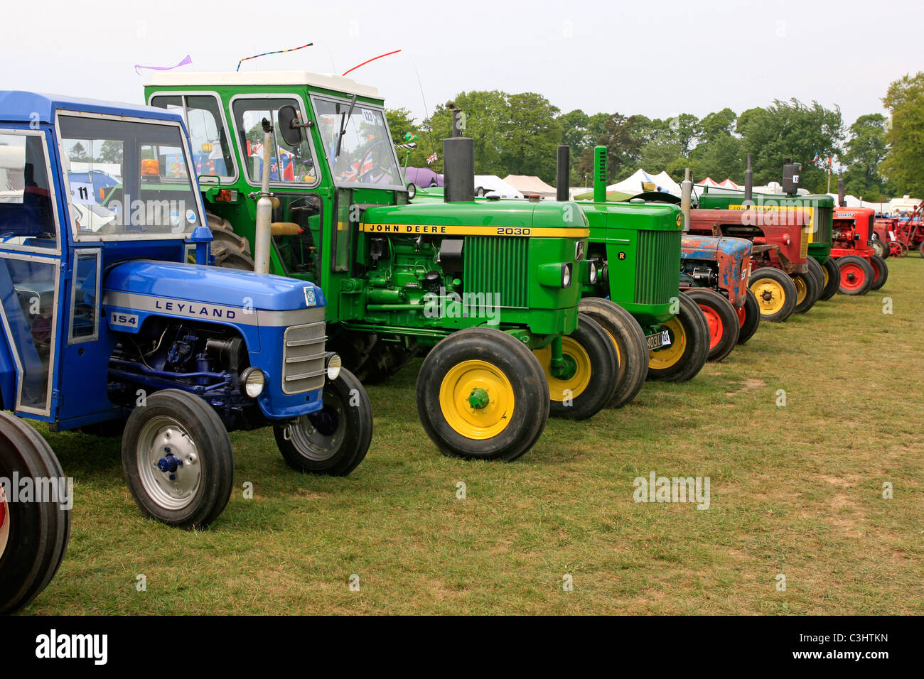 Old farm tractors england uk hi-res stock photography and images - Alamy