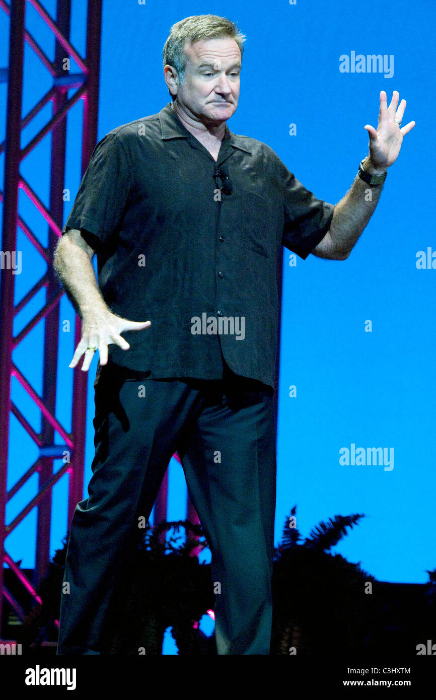 Robin Williams performing on stage at the Seminole Hard Rock Live ...