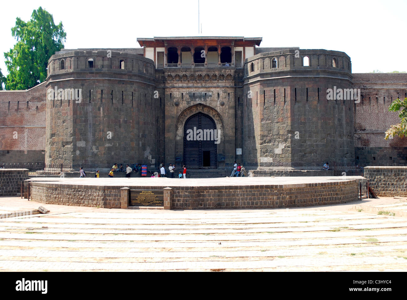 shaniwar wada in pune.shaniwar was built as palace by peshwa Bajirao ...
