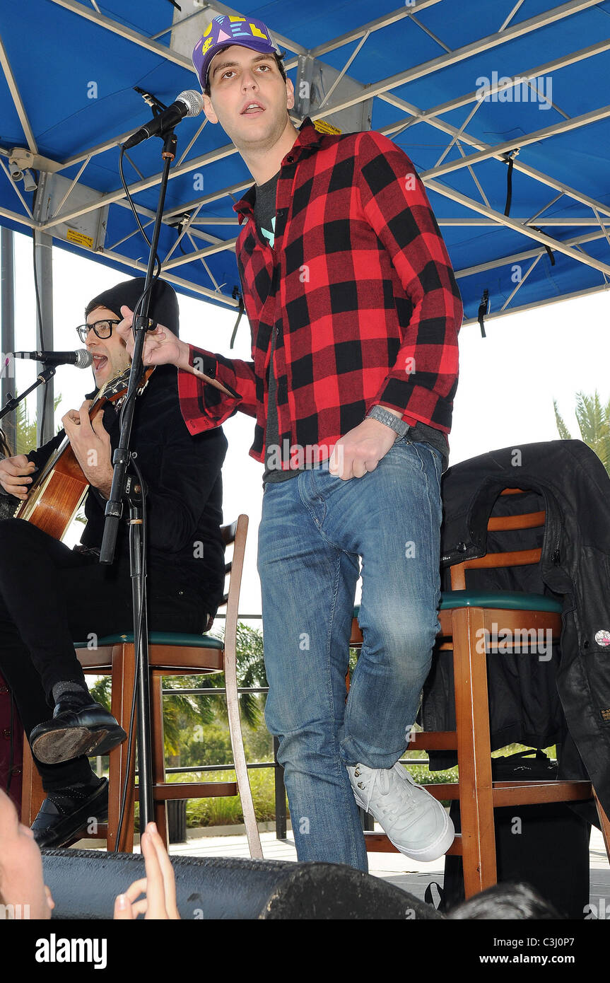 Gabe Saporta Cobra Starship performing following a press conference to ...