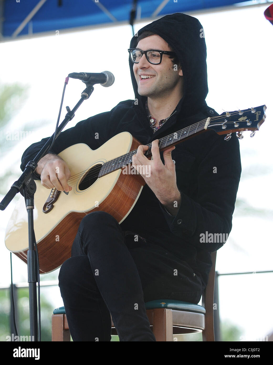 Alex Suarez Cobra Starship performing following a press conference to ...