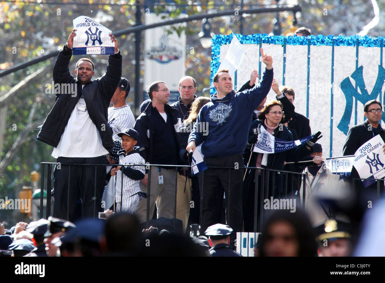 Mark Teixeira The New York Yankees 2009 World Series victory parade New ...
