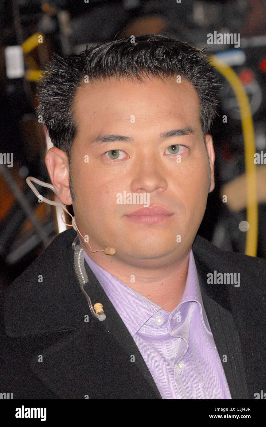 Jon Gosselin on the set of 'The Insider' filming in Times Square New ...