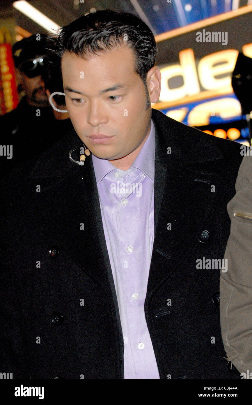 Jon Gosselin on the set of 'The Insider' filming in Times Square New ...