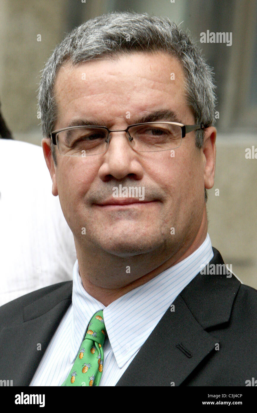 Robert Halderman outside Manhattan Criminal Court where his attorney ...