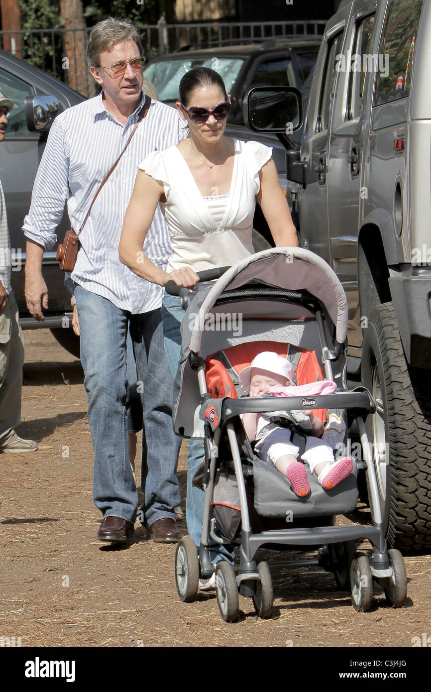 Tim allen with wife jane hajduk and daughter hi-res stock photography ...