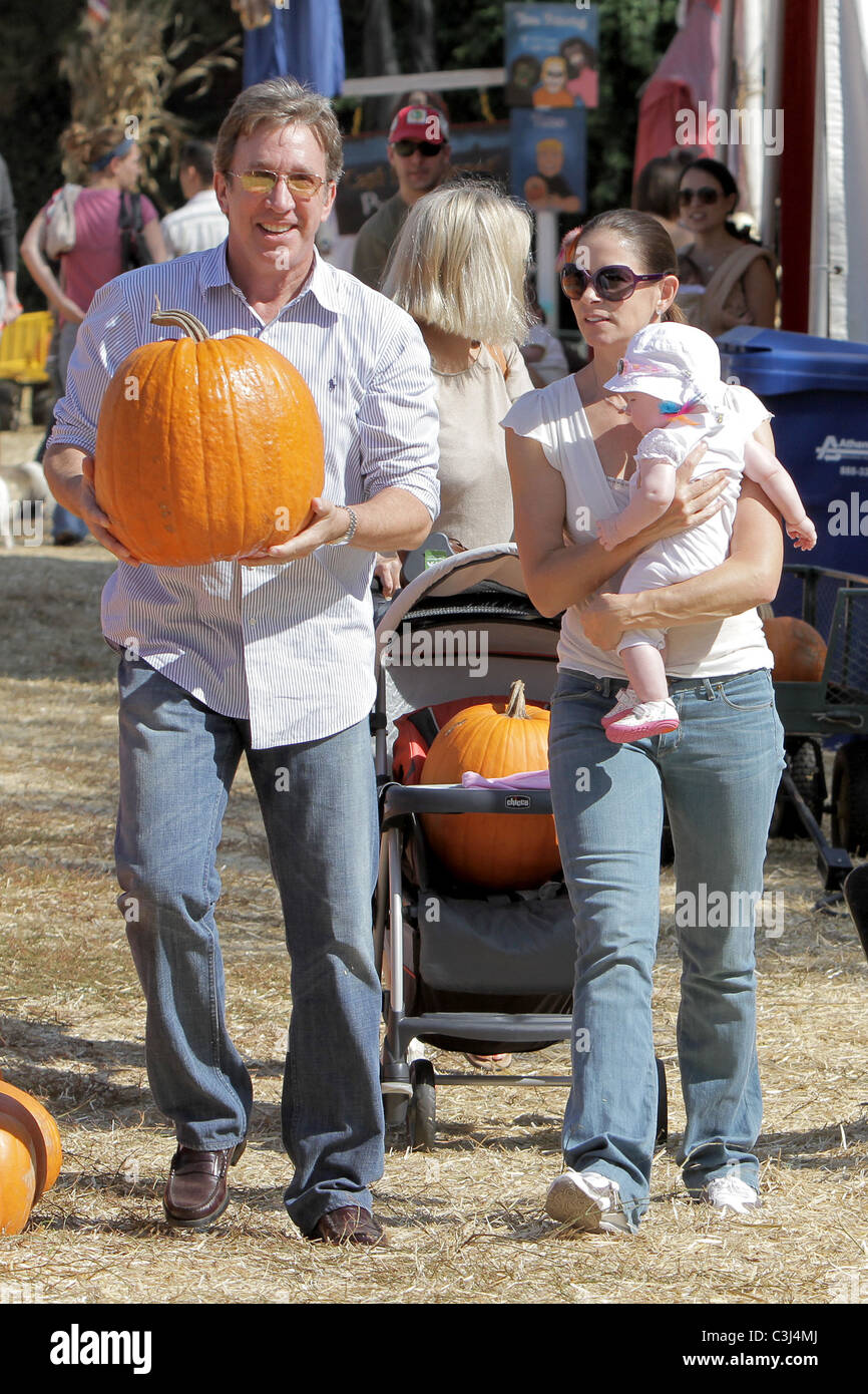 Tim allen with wife jane hajduk and daughter hi-res stock photography ...