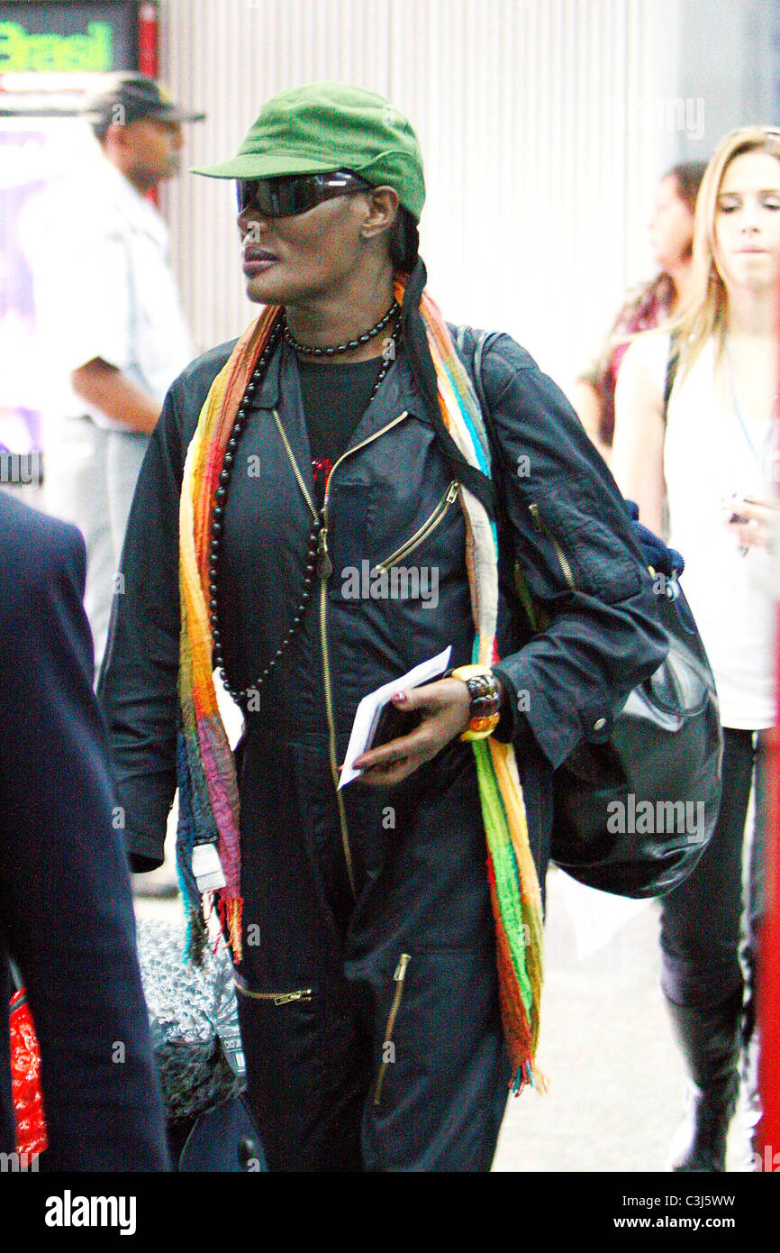 Grace Jones arriving at Rio de Janeiro International Airport Rio de ...