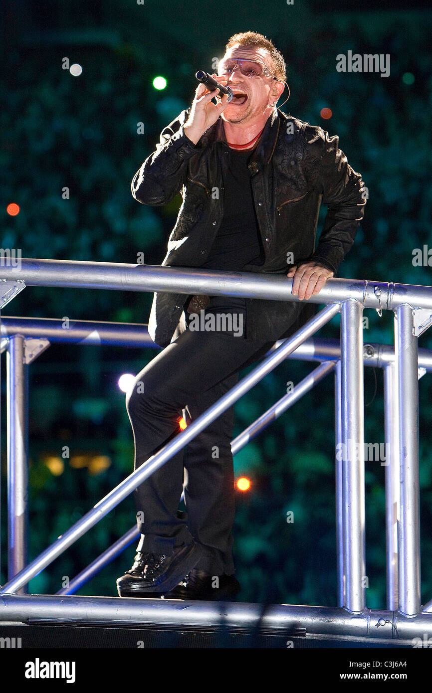 Bono U2 performing live in concert at the Rose Bowl during their '360 ...