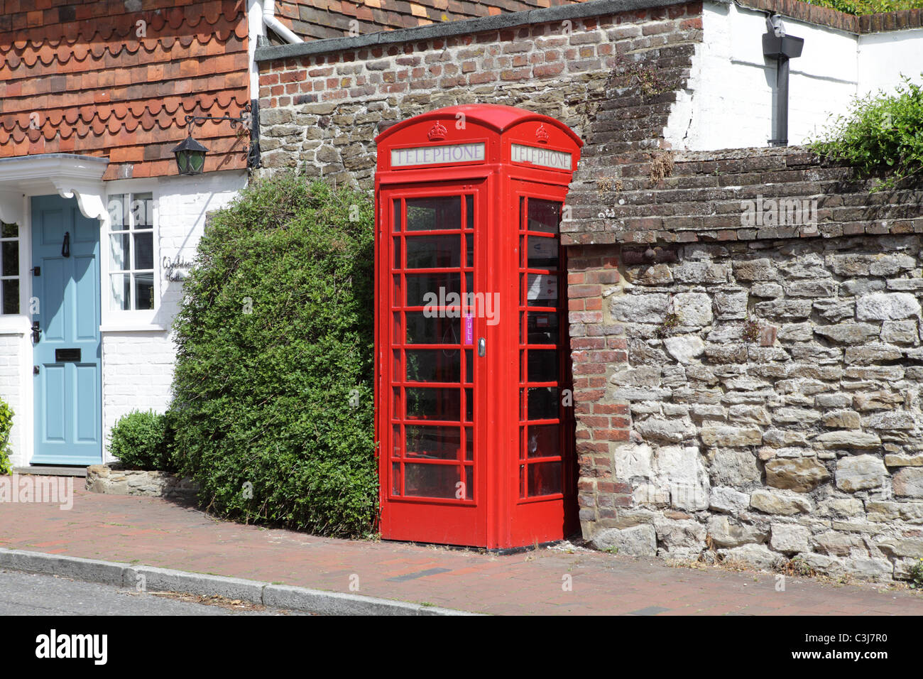 England red telephone box hi-res stock photography and images - Alamy