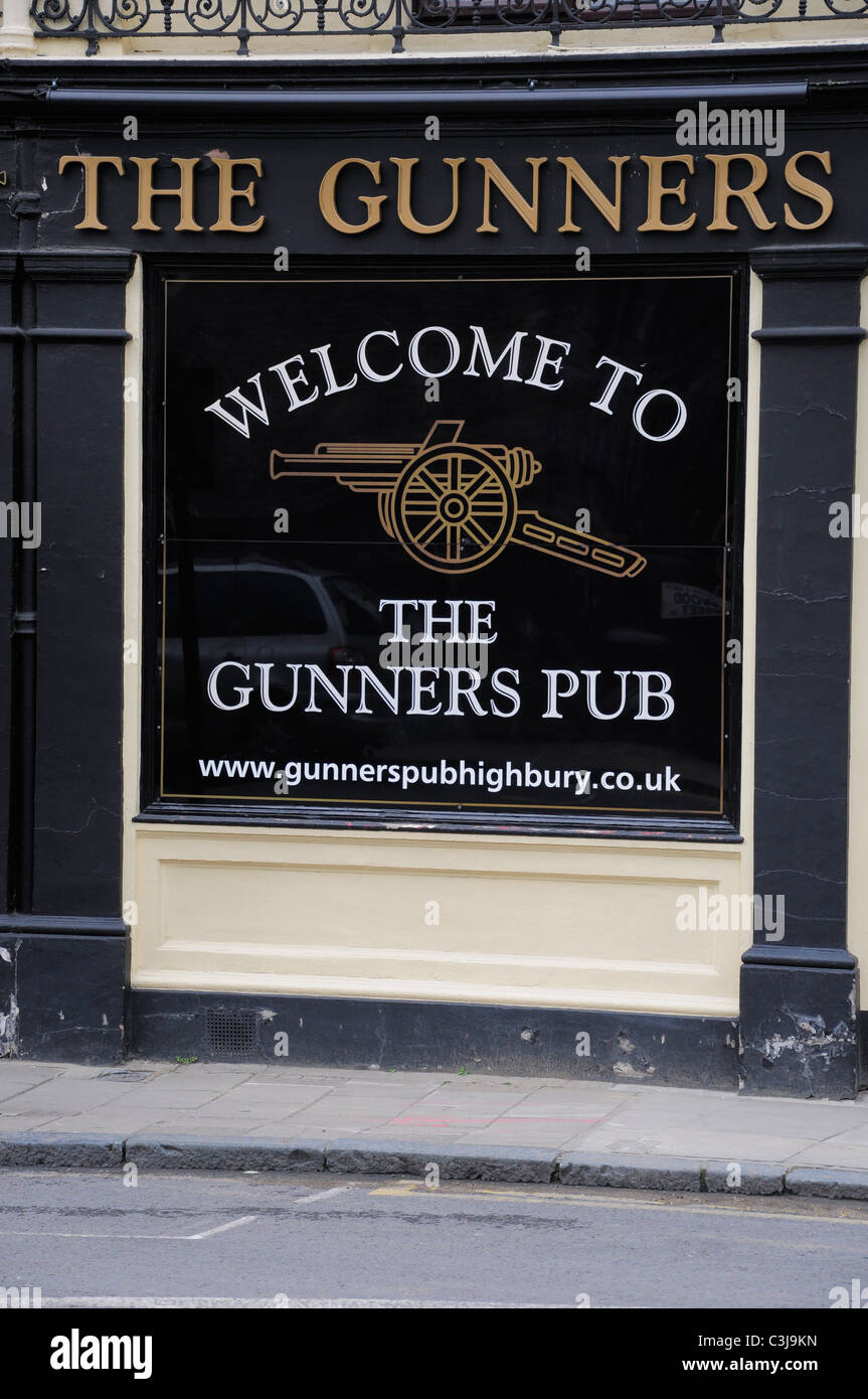 The Gunners Pub Arsenal supporters pub Stock Photo - Alamy