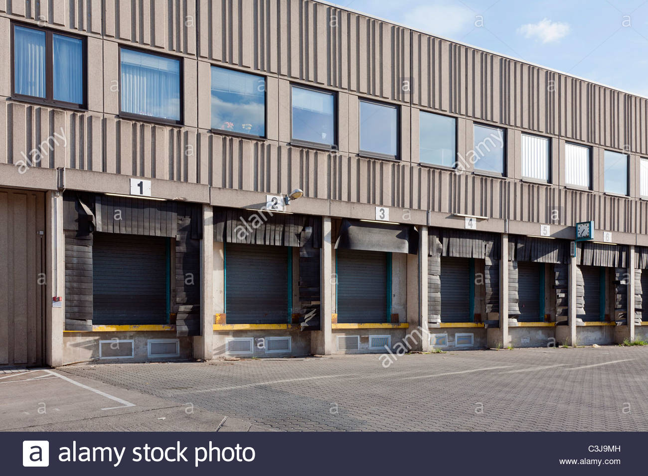 Commercial Distribution Center High Resolution Stock Photography and ...
