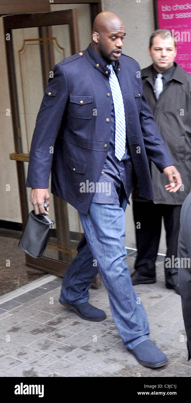 Shaquille O'Neal players from the Cleveland Cavaliers basketball team ...