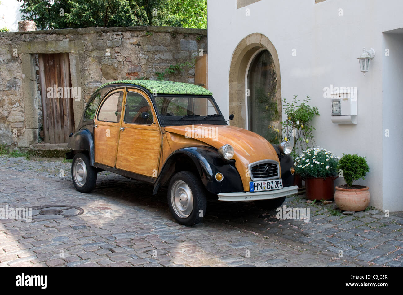 Bad panels hi-res stock photography and images - Alamy