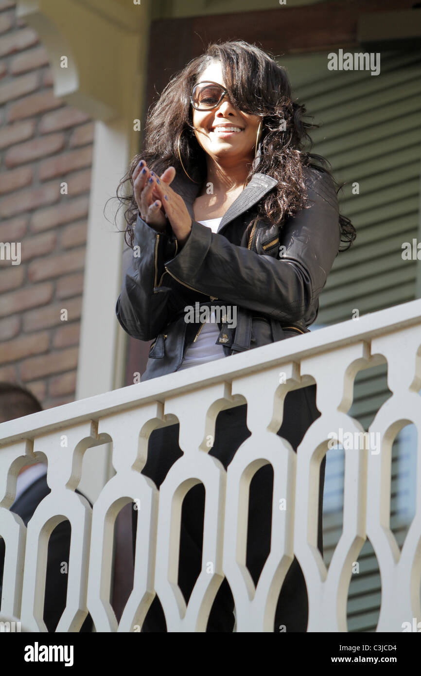 Janet Jackson makes an appearance at The Grove to see 100 dancers ...