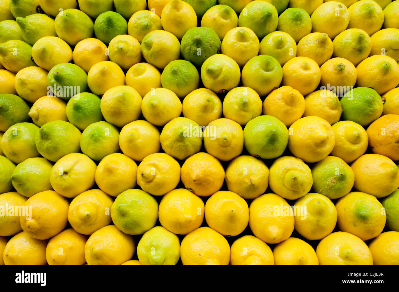 Brooklyn, Stack of lemons on market Stock Photo - Alamy