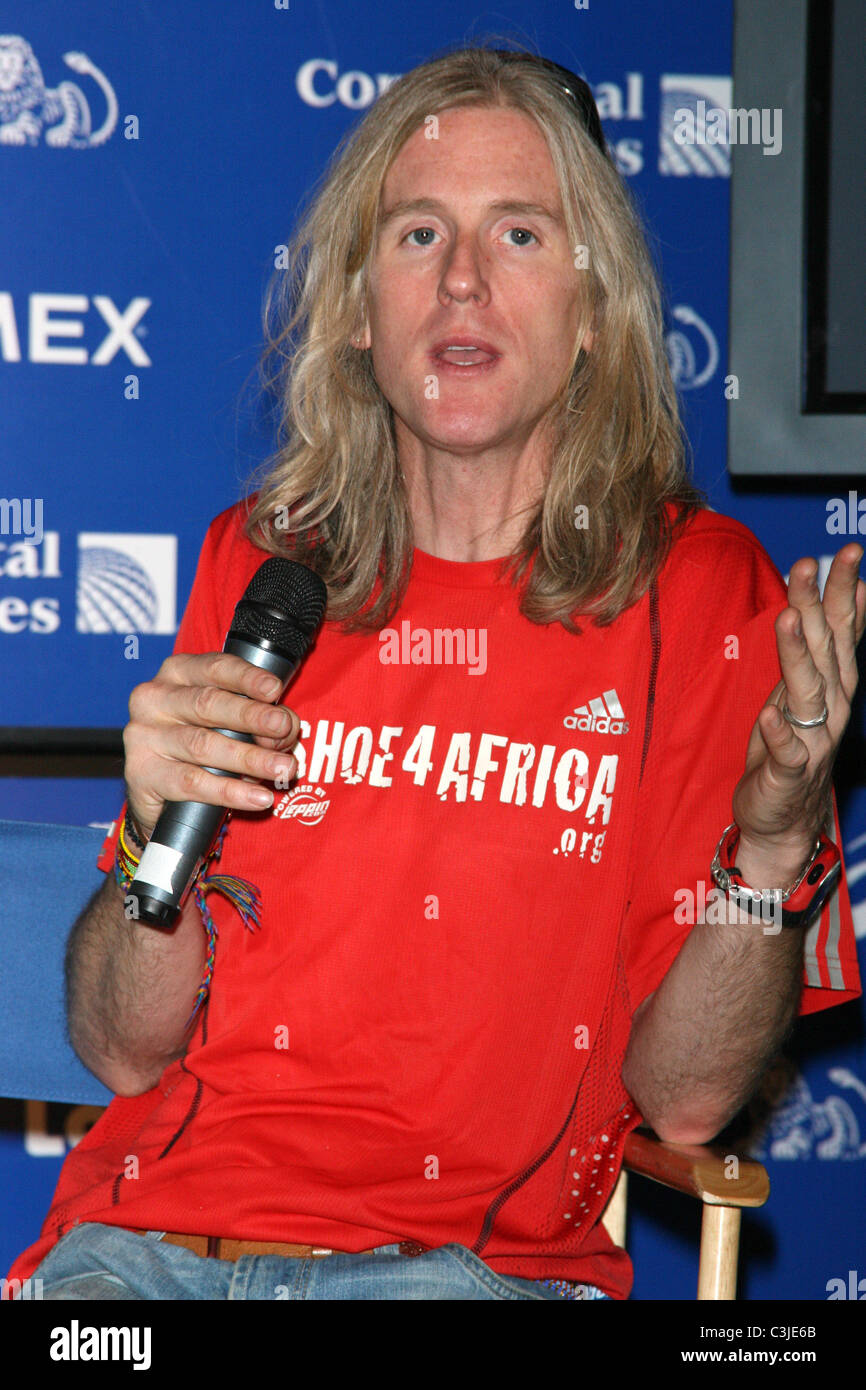 Shoe4Africa founder Toby Tanser Shoe4Africa running team press ...