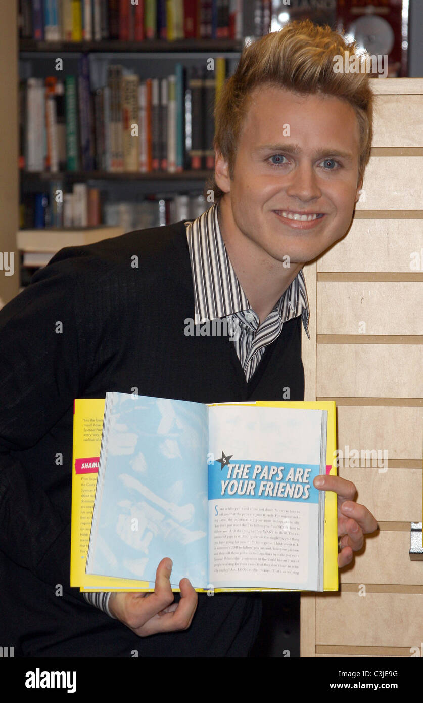 Spencer Pratt at Borders signing their new book 'How to be Famous ...