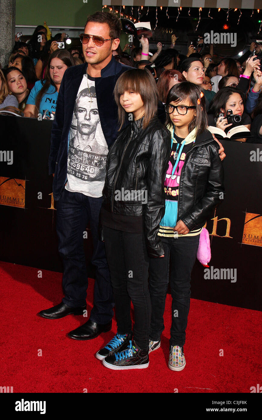 Elizabeth Reaser And Justin Chambers