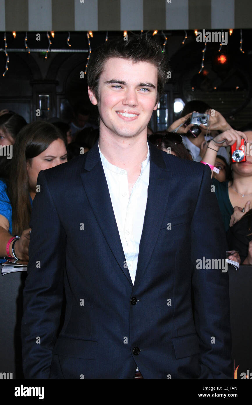 Cameron Bright The Los Angeles Premiere of 'The Twilight Saga: New Moon ...