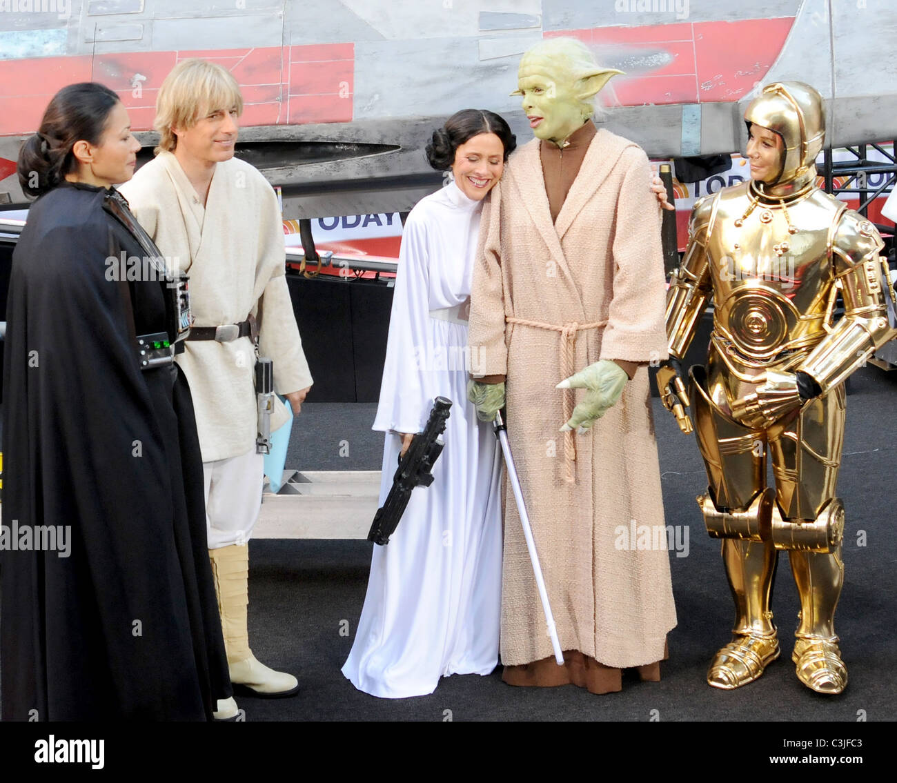 Ann Curry as Darth Vader, Matt Lauer as Luke Skywalker, Meredith Vieira ...