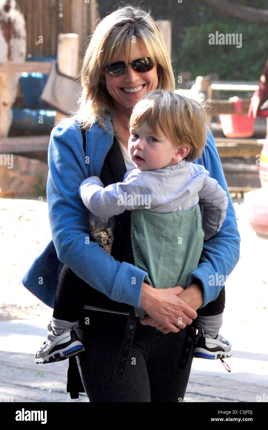 Courtney thorne smith and son hi-res stock photography and images - Alamy