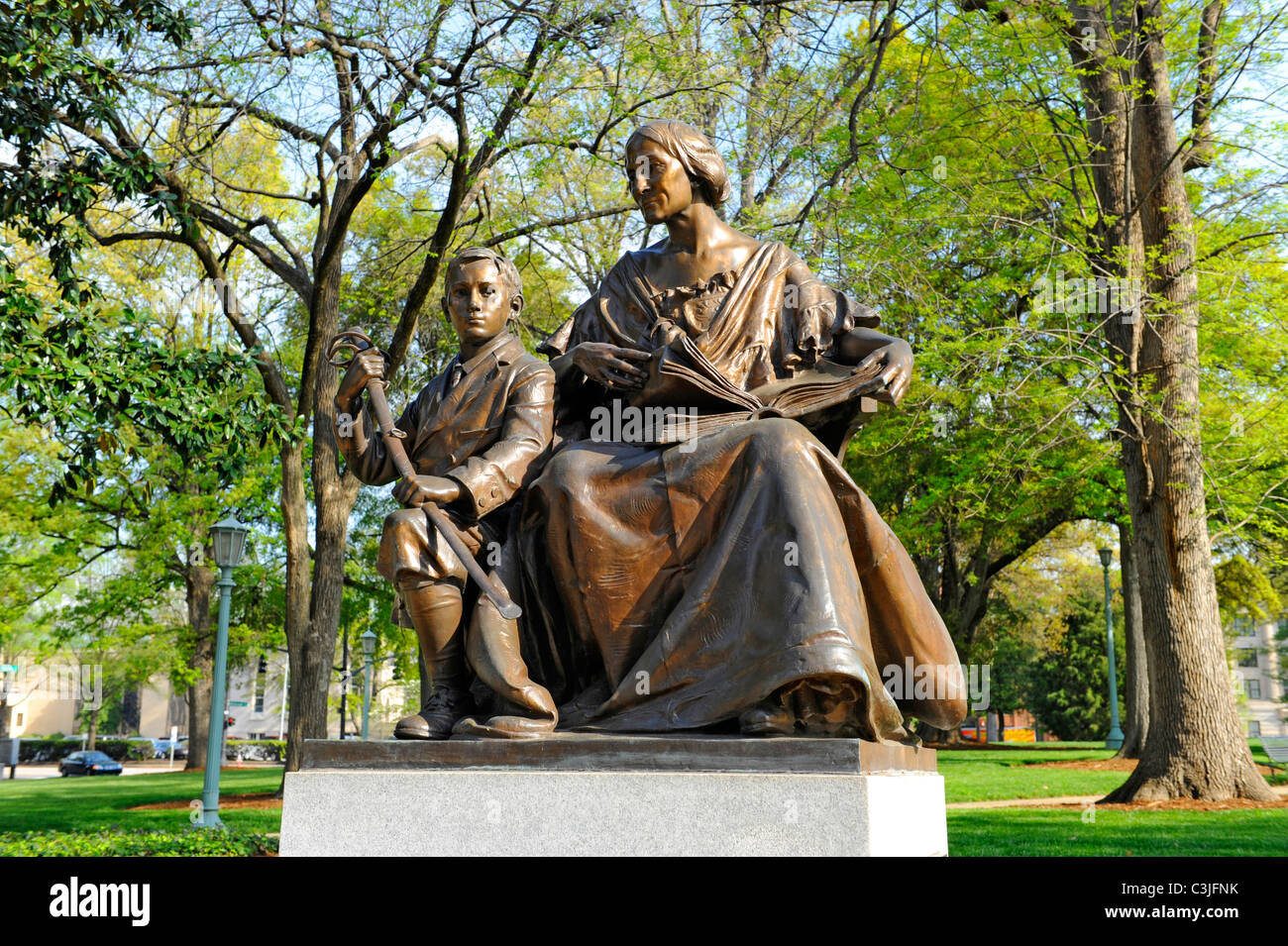 Monument to the Women of the Confederacy State Capitol Building complex ...